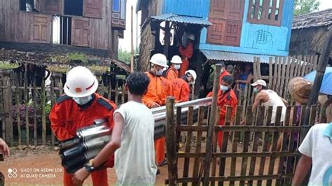 မုဒုံမြို့နယ် ကတုံးပေါ်ကျေးရွာတွင် မြစ်ကမ်းပါး ပြိုကျမှုကြောင့် လူနေအိမ