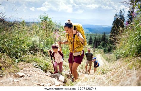 Summer Hiking：超过 2666864 张免版税可许可的库存照片 Shutterstock
