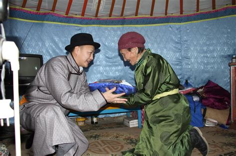 Өмнөговь АЙМГИЙН ЗАСАГ ДАРГЫН ГАРЫН БЭЛЭГ АХМАДУУДАД