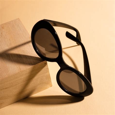 Free Photo Close Up Cool Sunglasses With Shadow