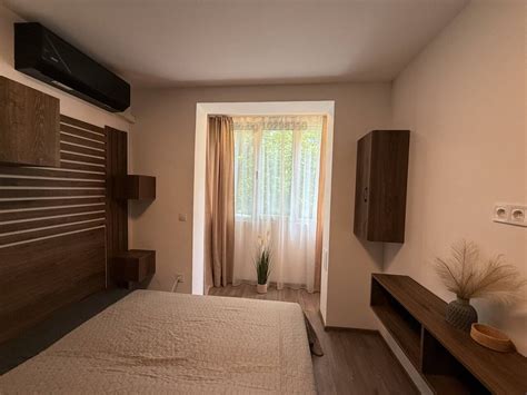 София Луксозен тристаен апартамент за първи наематели срещу парк Борисова градина Тристаен апарт