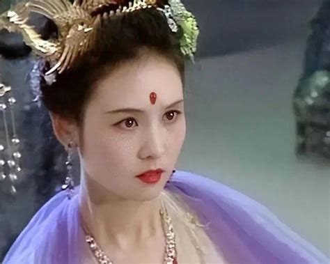 “最美女儿国国王”朱琳：国家一级演员，一生无儿无女，72岁的她活成这样