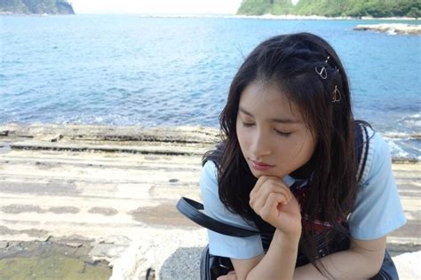 【sss級美女】女優・土屋太鳳ちゃんのjk制服＆オフショ画像！ 美女の集い