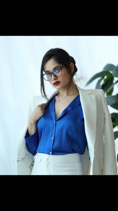 جنت زبیر اپنے آفس میں Jannat Zubair💖 Youtube