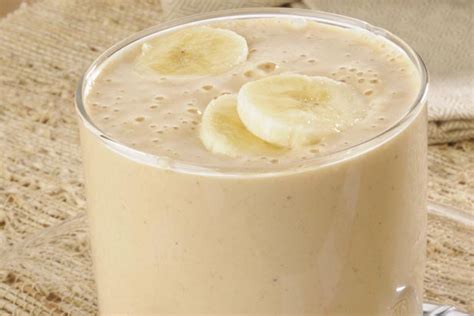 12 Protein Smoothies To Help Build Muscle