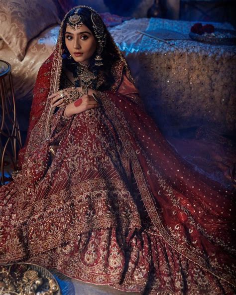 Dur E Fishan Saleem Looks Ravishing In Luxury Bridal Wear Lens