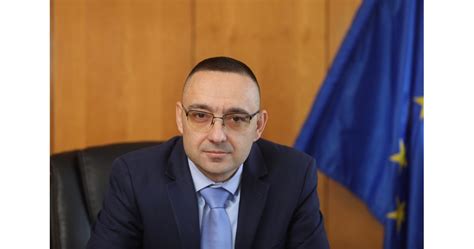 Шефът на пожарната Системата за ранно оповестяване не може да зависи