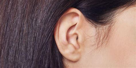 Dr Pimple Popper Pops A Surprisingly Juicy Earlobe Cyst In New