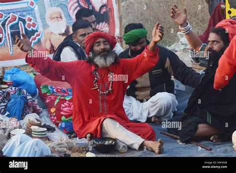 Lahore Pakistan 21st Nov 2016 Pakistani Devotees Traditional