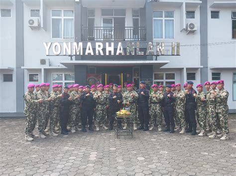 PERINGATI HUT KE 78 KORPS MARINIR YONMARHANLAN II TERIMA KEJUTAN DARI