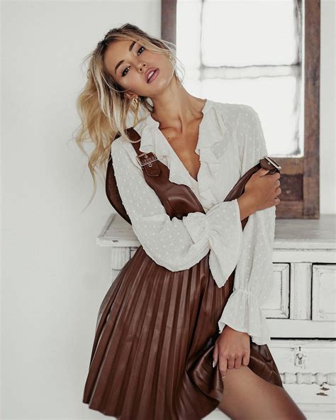 Lara Lepp 【Лара Лепп】 Fashion Dresses With Sleeves Women