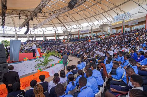 Emploi Jeunes Le Premier Ministre Patrick Achi Lance Officiellement