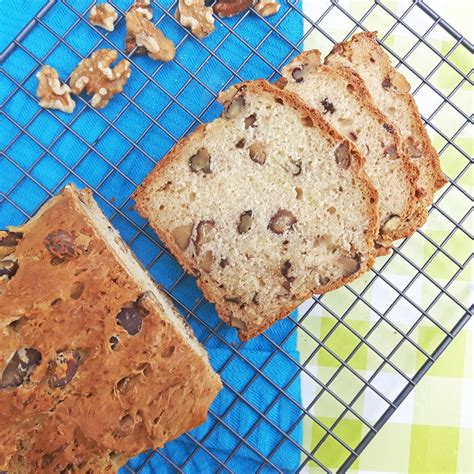 Speltbrood Met Kastanjes And Walnoten Brood Brood Ontbijt And Lunch