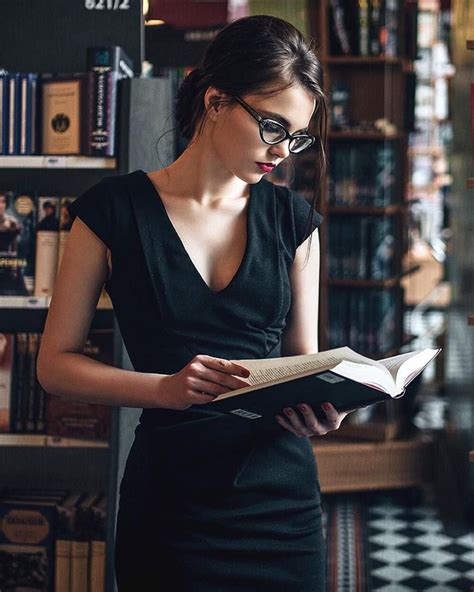Is It True That Men Seldom Make Passes At Girls Who Wear Glasses