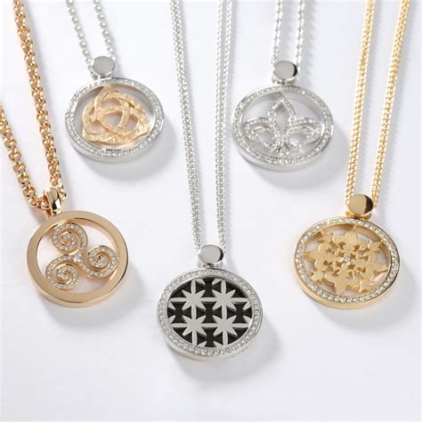 Exklusiver Schmuck Mit Tiefer Bedeutung Symbolanhänger