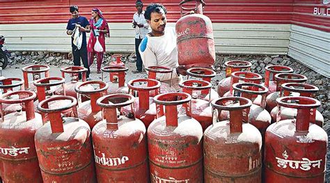 Cooking Gas Lpg Price Hiked By Rs 35 Crosses Rs 1000 Mark