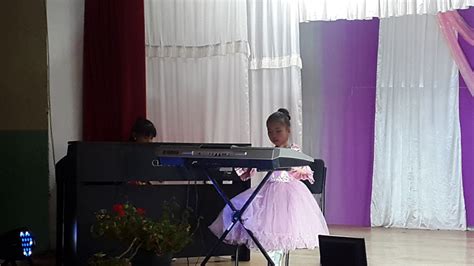 Авьяаслаг багачуудын тайлан тоглолтоос