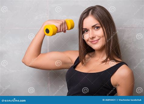 Idrotts Se Den Unga Sexiga Flickan Fotografering F R Bildbyr Er Bild Av Diagram Studio