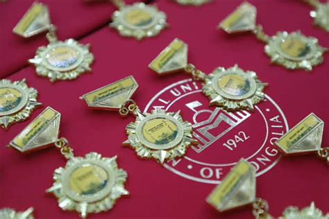 МУИС Нийгмийн ухааны салбар Оюутны зөвлөл Төгсөлтийн баярын хөтөлбөр 10 00 Ёслолын үйл