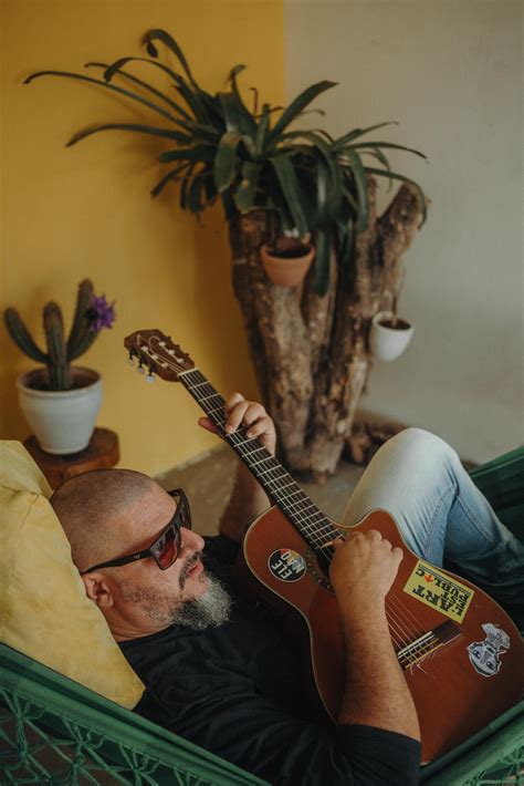 Seu Pereira Lança Módulo Lunar Seu Primeiro álbum Solo Cândido Nóbrega