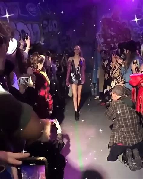 Sexy Euro Drag Queen Sizzles On The Runway Shemale Young Porn Xhamster