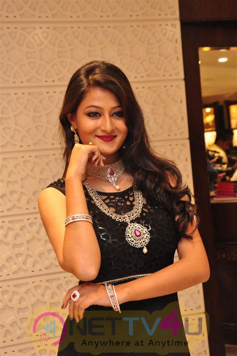 Actress Nilofer Photoshoot At Manepally Jewellery Exclusive Diamond Collection 324584