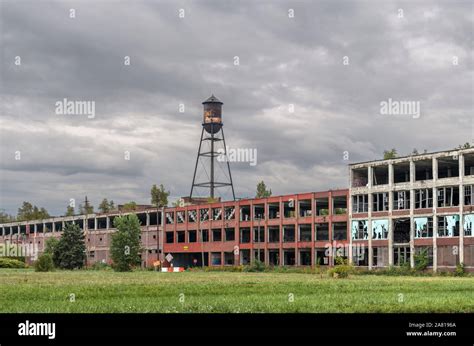 Ancienne Usine De Fabrication Automobile Banque De Photographies Et D