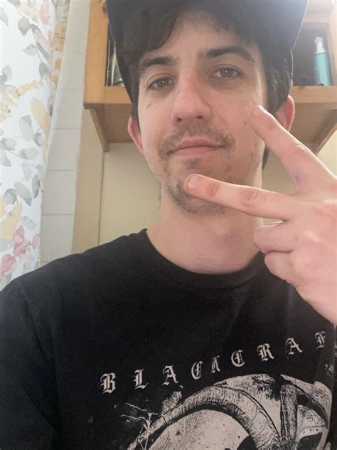 Bathroom Selfie 🤣🤣🤣💩
