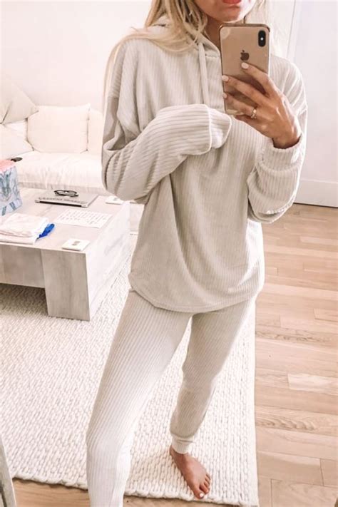 Most Comfortable Loungewear 27 Cozy Outfits To Elevate Your Wfh Wardrobe Cute Lounge Outfits