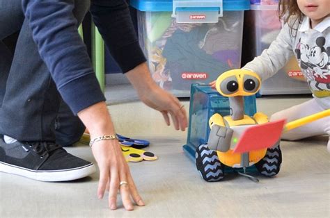 TangiBot el robot que ayuda a desarrollar el pensamiento lógico y las