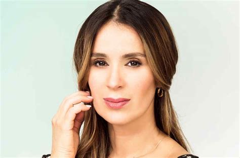 Catherine Siachoque Videos Fotos Noticias Y Biografía Telemundo