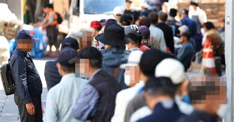 노인 4명 중 1명 재산 나와 배우자가 다 쓰고 갈 것