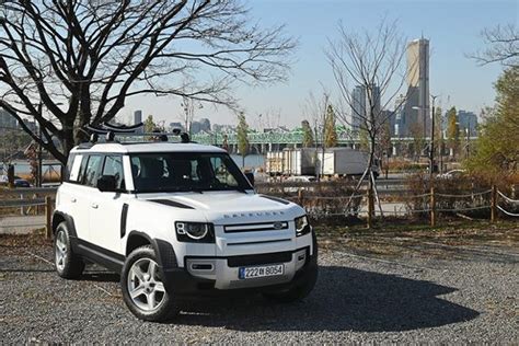 시승기 더 완벽하게 돌아온 존재랜드로버 올 뉴 디펜더 D240 Se 한국일보