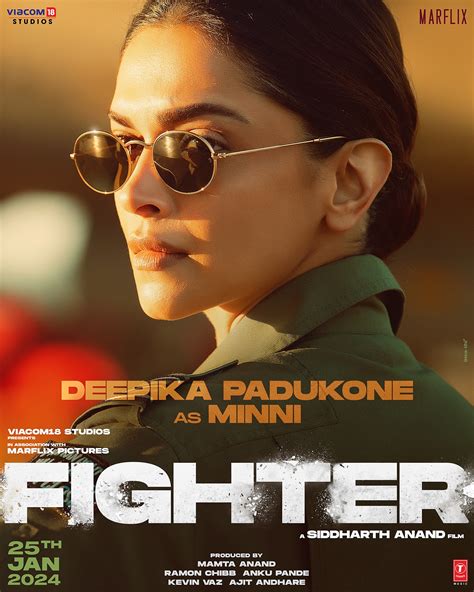 طرح فيلم Fighter لـ هريثيك روشان وديبكا بادكون 25 يناير المقبل