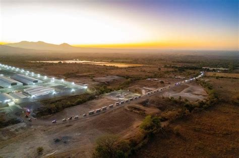 Film sahnesi gibi El Salvador da Amerika kıtasının en büyük hapishanesi 2 bin çete üyesi