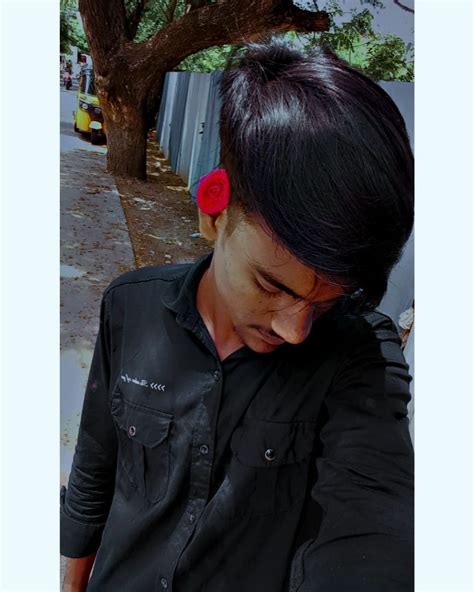 Itna To Kisi Ne Tujhe Chaha Bhi Na Hoga Jitna Sirf Maine Tujhe Socha
