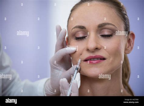 Recevoir Une Injection Banque De Photographies Et D Images à Haute