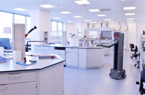 Model R2 Manipulator Robot And Mobile Robot Platform Quasi Robotics