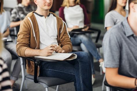 Bolsa De Auxílio Estudantil Para Estudantes De Baixa Renda