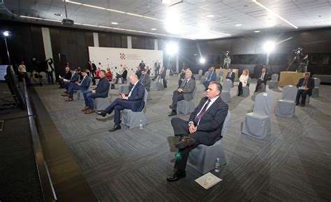 Većina Oporbe Izuzev Hss A Traži Nastavak Zasjedanja Hrvatskog Sabora