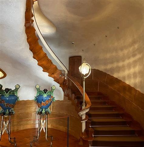 “자연은 신이 만든 건축이며 인간의 건축은 Casa Batlló Gaudí Barcelona Facebook
