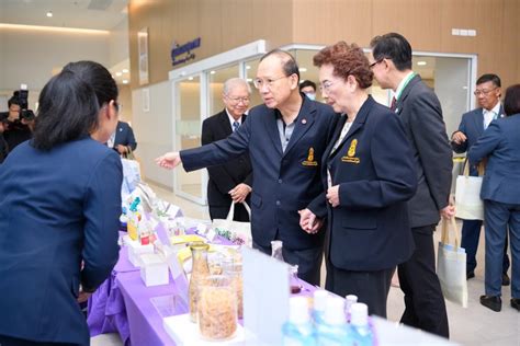 Photo Gallery มูลนิธิโรงพยาบาลรวมใจรักษ์ ผนึกกำลัง มูลนิธิทันตนวัตกรรมฯ