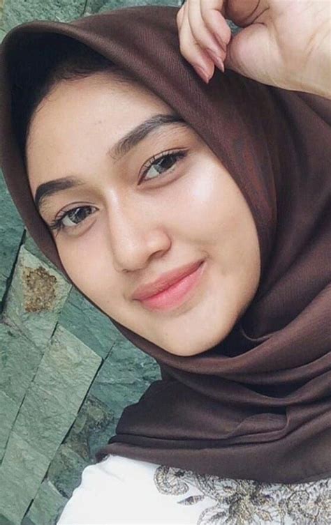 Download Gambar Wanita Cantik Materi Belajar Online