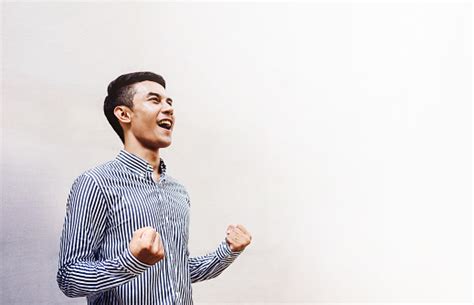 젊고 명랑 행복 사업 축 하 그의 성공 인생 성공 및 비즈니스 성과 개념 자세 권위에 대한 스톡 사진 및 기타 이미지 권위