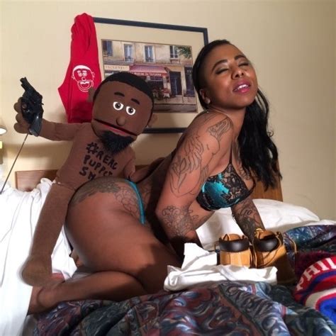 Gogo Fukme Shesfreaky