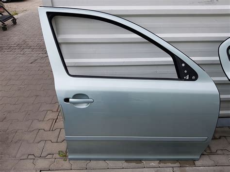 SKODA OCTAVIA 2 II LIFT DRZWI PRAWE PRZÓD LF7W za 530 zł z Białobrzegi