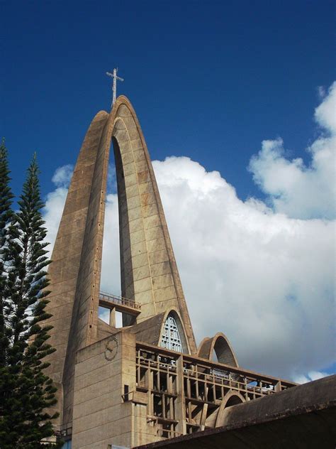 Las 5 MEJORES razones por las que debes visitar La Basílica de Higüey