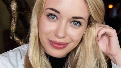 27 Ročná Blondínka A Jej Dokonalé Pozadie Foto Len Pre Dospelých