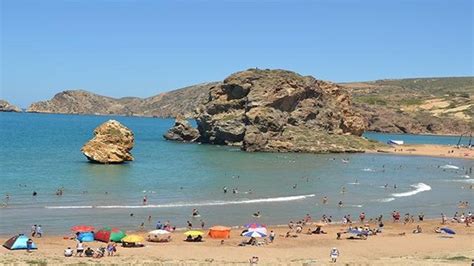 شاطئ للنساء فقط في الجزائر وممنوع تماماً عن الرجال