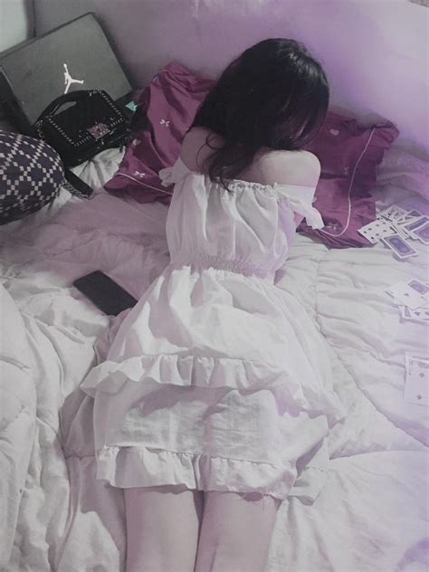 Ghim Tr N N Ng Ti N Trong N Trang Con G I Ch P Nh